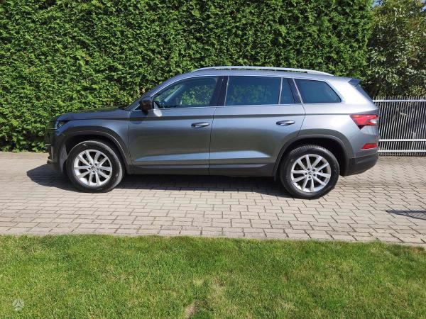 Серый Шкода Kodiaq 2023 в Калвария, объемом двигателя 1.50 л и пробегом 142 тыс. км за 23898 €, фото 2 на AUTOMOTO.COM.LV
