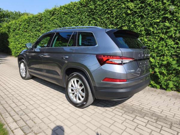 Серый Шкода Kodiaq 2023 в Калвария, объемом двигателя 1.50 л и пробегом 142 тыс. км за 23898 €, фото 3 на AUTOMOTO.COM.LV