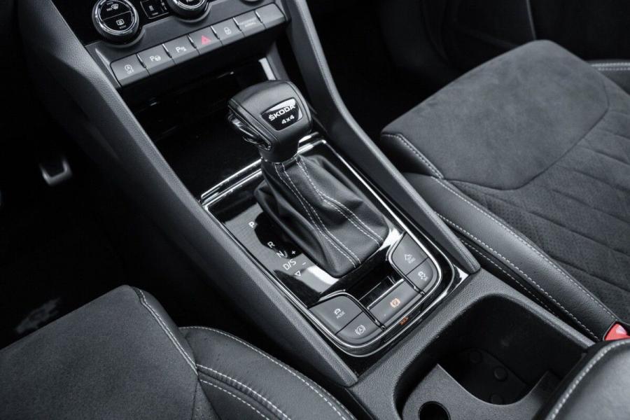 Серый Шкода Kodiaq 2023 в Марупе, объемом двигателя 2.00 л и пробегом 143 тыс. км за 31700 €, фото 25 на AUTOMOTO.COM.LV