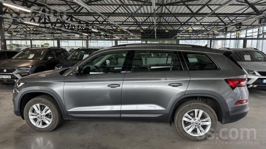 Pelēks Skoda Kodiaq 2023 Rīga, ar dzinēja tilpumu 2.00 L un nobraukumu 61 tūkst. km par 27900 €, foto 3 vietnē AUTOMOTO.COM.LV