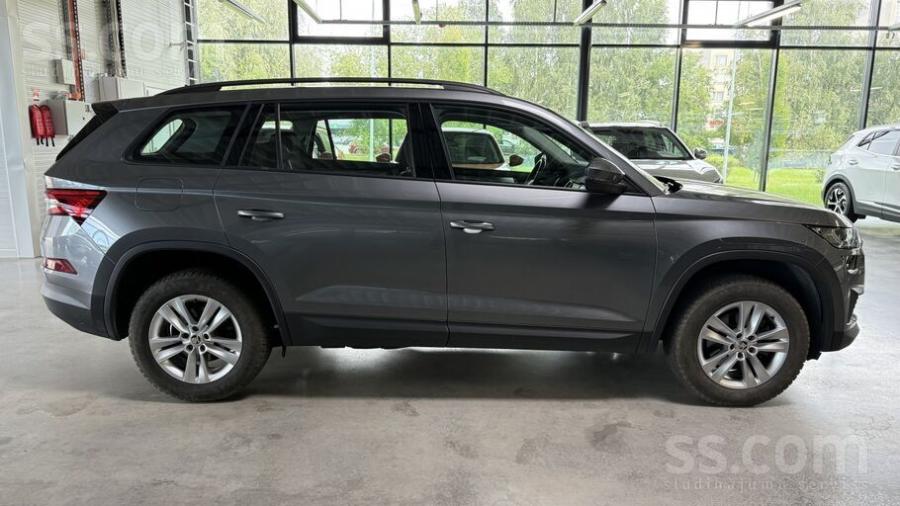 Pelēks Skoda Kodiaq 2023 Rīga, ar dzinēja tilpumu 2.00 L un nobraukumu 61 tūkst. km par 27900 €, foto 6 vietnē AUTOMOTO.COM.LV