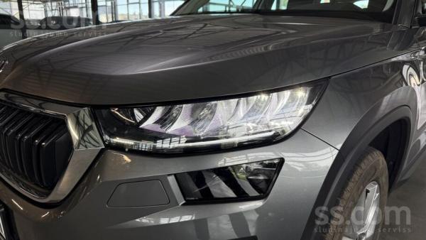 Серый Шкода Kodiaq 2023 в Рига, объемом двигателя 2.00 л и пробегом 61 тыс. км за 27900 €, фото 7 на AUTOMOTO.COM.LV