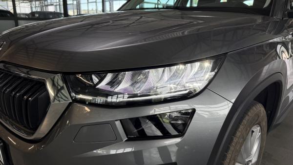 Серый Шкода Kodiaq 2023 в Рига, объемом двигателя 2.00 л и пробегом 61 тыс. км за 27900 €, фото 6 на AUTOMOTO.COM.LV