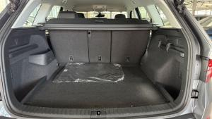 Grey Skoda Kodiaq 2023 in Riga, with an engine capacity of 2.00 L and mileage of 61 thousand km for 27900 €, photo 12 on AUTOMOTO.COM.LV