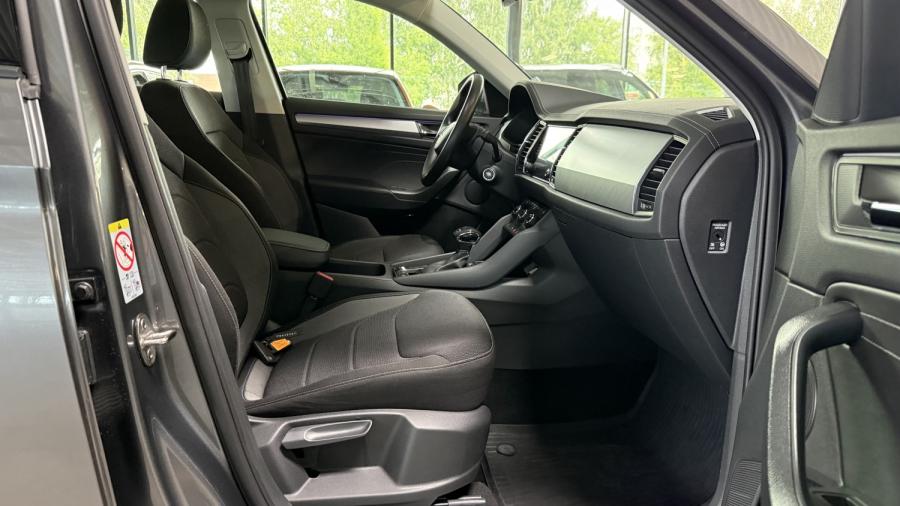 Grey Skoda Kodiaq 2023 in Riga, with an engine capacity of 2.00 L and mileage of 61 thousand km for 27900 €, photo 14 on AUTOMOTO.COM.LV