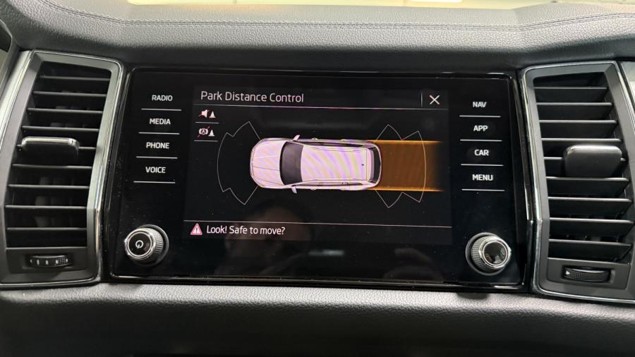 Grey Skoda Kodiaq 2023 in Riga, with an engine capacity of 2.00 L and mileage of 61 thousand km for 27900 €, photo 20 on AUTOMOTO.COM.LV