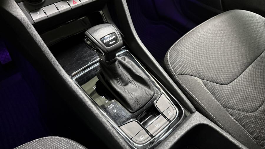 Grey Skoda Kodiaq 2023 in Riga, with an engine capacity of 2.00 L and mileage of 61 thousand km for 27900 €, photo 21 on AUTOMOTO.COM.LV