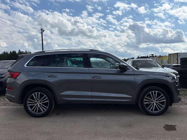 Pelēks Skoda Kodiaq 2023 Viļņa, ar dzinēja tilpumu 1.97 L un nobraukumu 197 tūkst. km par 25800 €, foto 6 vietnē AUTOMOTO.COM.LV