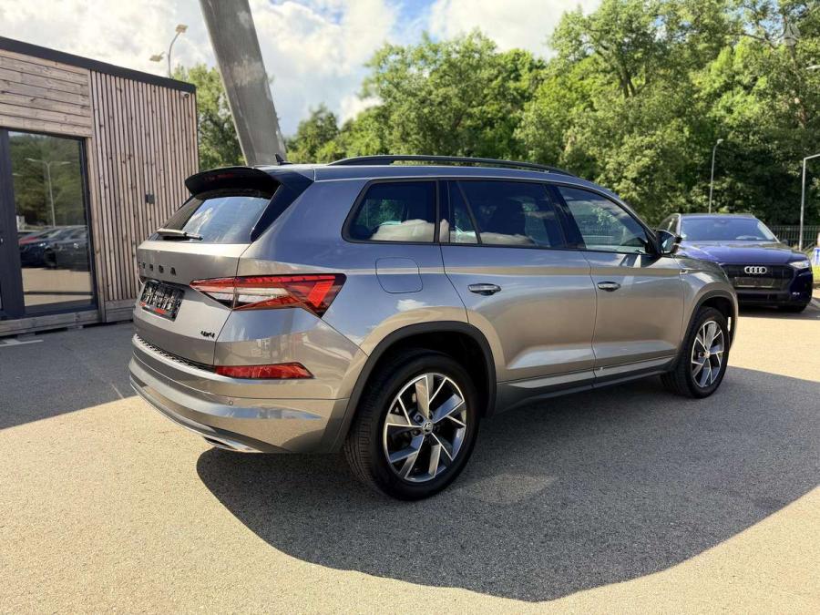 Серый Шкода Kodiaq 2023 в Вильнюс, объемом двигателя 1.97 л и пробегом 156 тыс. км за 28000 €, фото 5 на AUTOMOTO.COM.LV