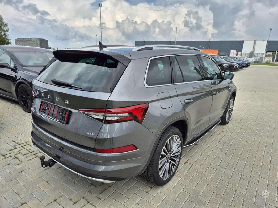 Grey Skoda Kodiaq 2023 in Siauliai, with an engine capacity of 1.98 L and mileage of 169 thousand km for 29900 €, photo 4 on AUTOMOTO.COM.LV