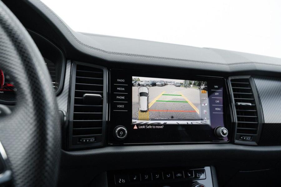 Pelēks Skoda Kodiaq 2023 Rīga, ar dzinēja tilpumu 2.00 L un nobraukumu 134 tūkst. km par 32900 €, foto 24 vietnē AUTOMOTO.COM.LV