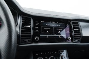 Pelēks Skoda Kodiaq 2023 Rīga, ar dzinēja tilpumu 2.00 L un nobraukumu 134 tūkst. km par 32900 €, foto 26 vietnē AUTOMOTO.COM.LV