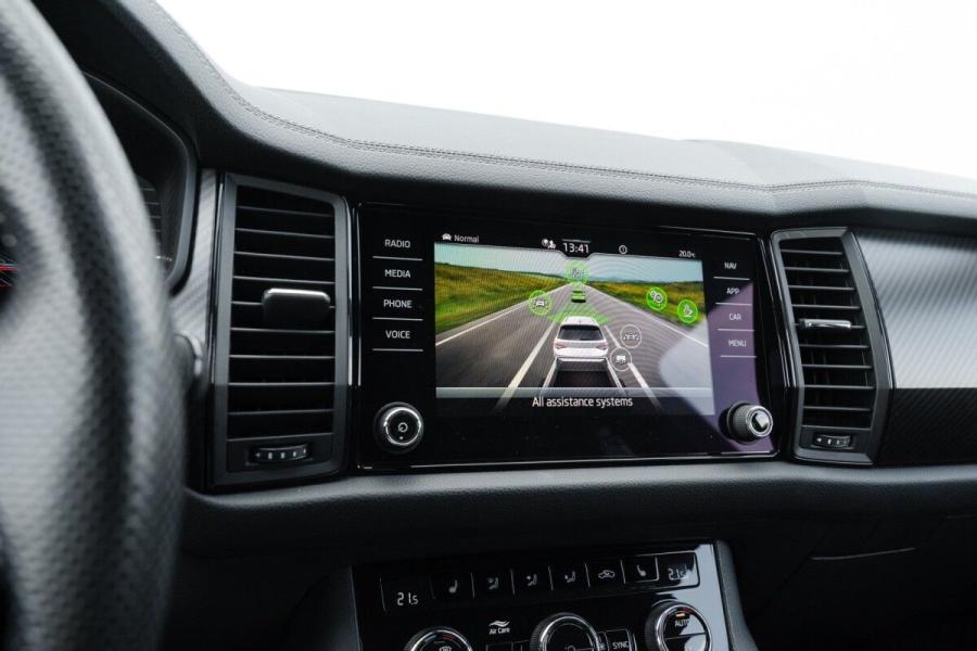 Pelēks Skoda Kodiaq 2023 Rīga, ar dzinēja tilpumu 2.00 L un nobraukumu 134 tūkst. km par 32900 €, foto 27 vietnē AUTOMOTO.COM.LV