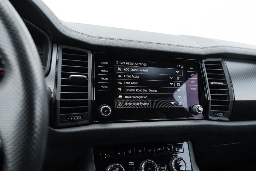Pelēks Skoda Kodiaq 2023 Rīga, ar dzinēja tilpumu 2.00 L un nobraukumu 134 tūkst. km par 32900 €, foto 28 vietnē AUTOMOTO.COM.LV
