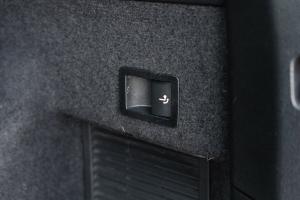 Pelēks Skoda Kodiaq 2023 Rīga, ar dzinēja tilpumu 2.00 L un nobraukumu 134 tūkst. km par 32900 €, foto 34 vietnē AUTOMOTO.COM.LV