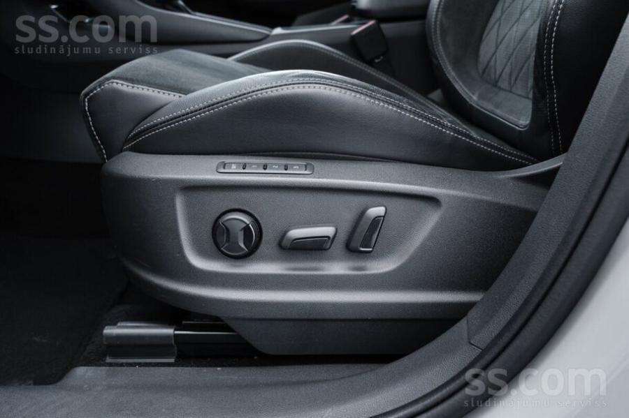 Grey Skoda Kodiaq 2023 in Riga, with an engine capacity of 2.00 L and mileage of 134 thousand km for 32300 €, photo 15 on AUTOMOTO.COM.LV