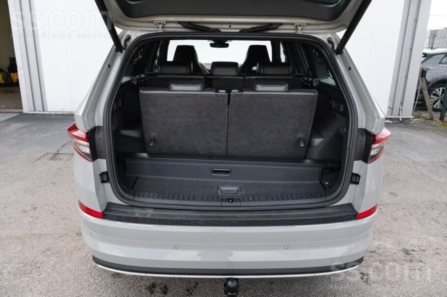 Grey Skoda Kodiaq 2023 in Riga, with an engine capacity of 2.00 L and mileage of 134 thousand km for 32300 €, photo 32 on AUTOMOTO.COM.LV