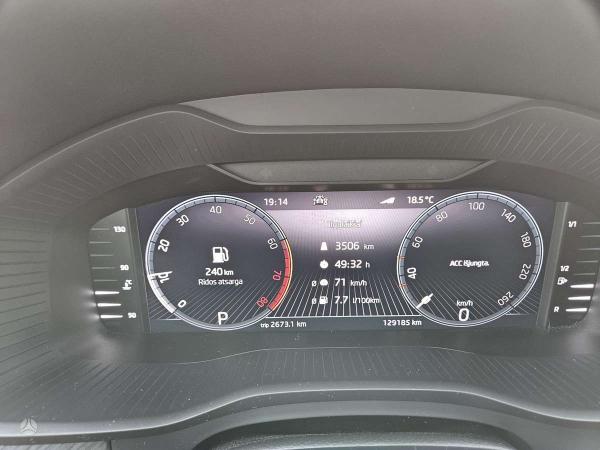 Grey Skoda Kodiaq 2023 in Gargzdai, with an engine capacity of 1.98 L and mileage of 129 thousand km for 29600 €, photo 7 on AUTOMOTO.COM.LV