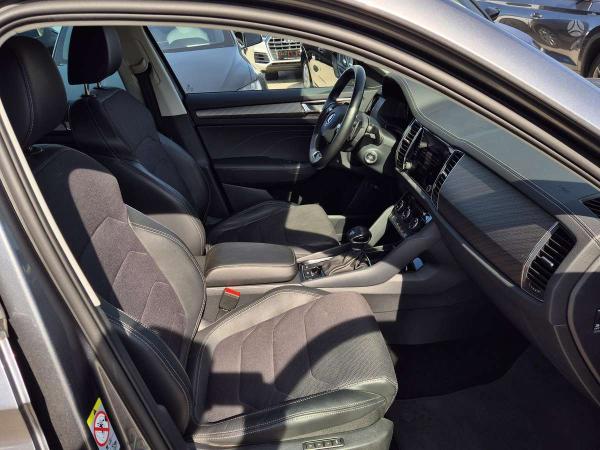 Pelēks Skoda Kodiaq 2023 Šauļi, ar dzinēja tilpumu 1.97 L un nobraukumu 177 tūkst. km par 25500 €, foto 11 vietnē AUTOMOTO.COM.LV
