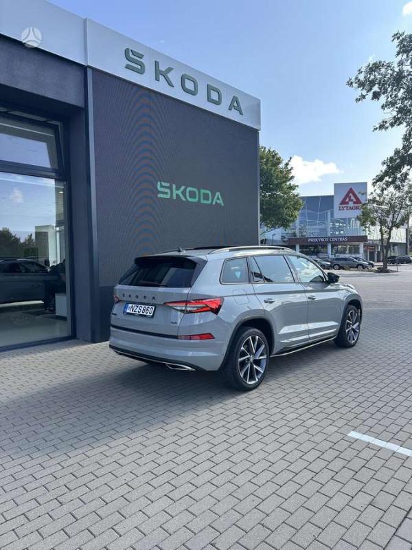 Skoda Kodiaq 2023 Klaipėda vietnē Pelēks Skoda Kodiaq 2023 Klaipėda, ar dzinēja tilpumu 1.97 L un nobraukumu 92 tūkst. km par 36800 €, foto 9 vietnē AUTOMOTO.COM.LV