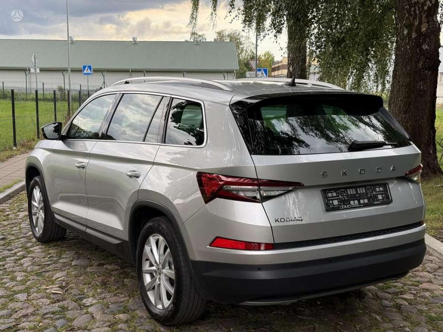 Grey Skoda Kodiaq 2023 in Kaunas, with an engine capacity of 1.97 L and mileage of 131 thousand km for 23999 €, photo 7 on AUTOMOTO.COM.LV
