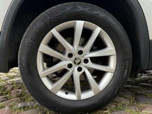 Grey Skoda Kodiaq 2023 in Kaunas, with an engine capacity of 1.97 L and mileage of 131 thousand km for 23999 €, photo 18 on AUTOMOTO.COM.LV