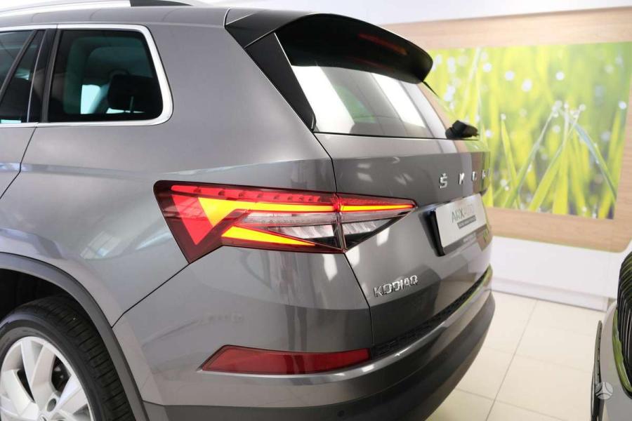 Pelēks Skoda Kodiaq 2023 Viļņa, ar dzinēja tilpumu 1.97 L un nobraukumu 182 tūkst. km par 26600 €, foto 67 vietnē AUTOMOTO.COM.LV