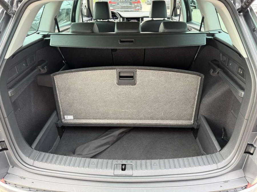 Grey Skoda Kodiaq 2023 in Siauliai, with an engine capacity of 1.97 L and mileage of 191 thousand km for 24990 €, photo 22 on AUTOMOTO.COM.LV
