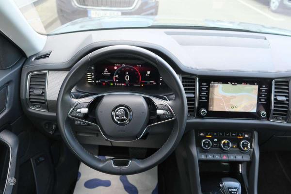 Grey Skoda Kodiaq 2023 in Vilnius, with an engine capacity of 1.97 L and mileage of 143 thousand km for 27700 €, photo 6 on AUTOMOTO.COM.LV