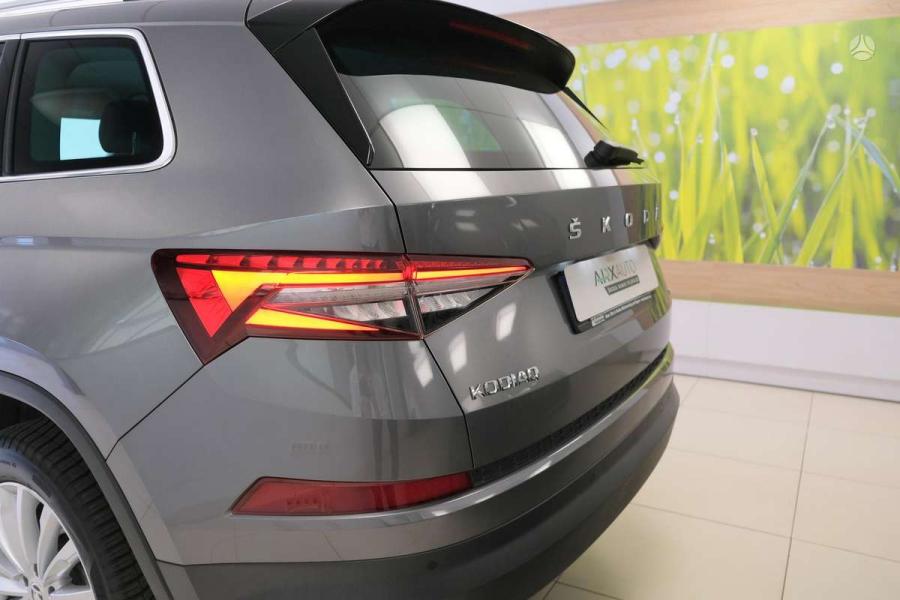 Pelēks Skoda Kodiaq 2023 Viļņa, ar dzinēja tilpumu 1.97 L un nobraukumu 143 tūkst. km par 27700 €, foto 34 vietnē AUTOMOTO.COM.LV