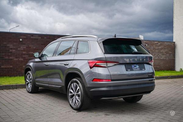 Skoda Kodiaq 2023 in Marijampole on AUTOMOTO.COM.LV Grey Skoda Kodiaq 2023 in Marijampole, with an engine capacity of 1.97 L and mileage of 217 thousand km for 21750 €, photo 8 on AUTOMOTO.COM.LV