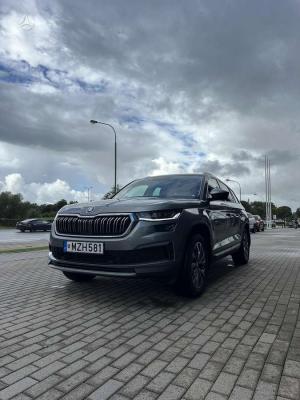 Grey Skoda Kodiaq 2023 in Klaipeda, with an engine capacity of 1.98 L and mileage of 129 thousand km for 29900 €, photo 5 on AUTOMOTO.COM.LV