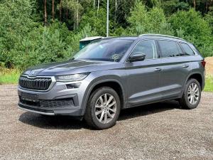 Серый Шкода Kodiaq 2023 в Вильнюс, объемом двигателя 1.97 л и пробегом 141 тыс. км за 21400 €, фото  на AUTOMOTO.COM.LV