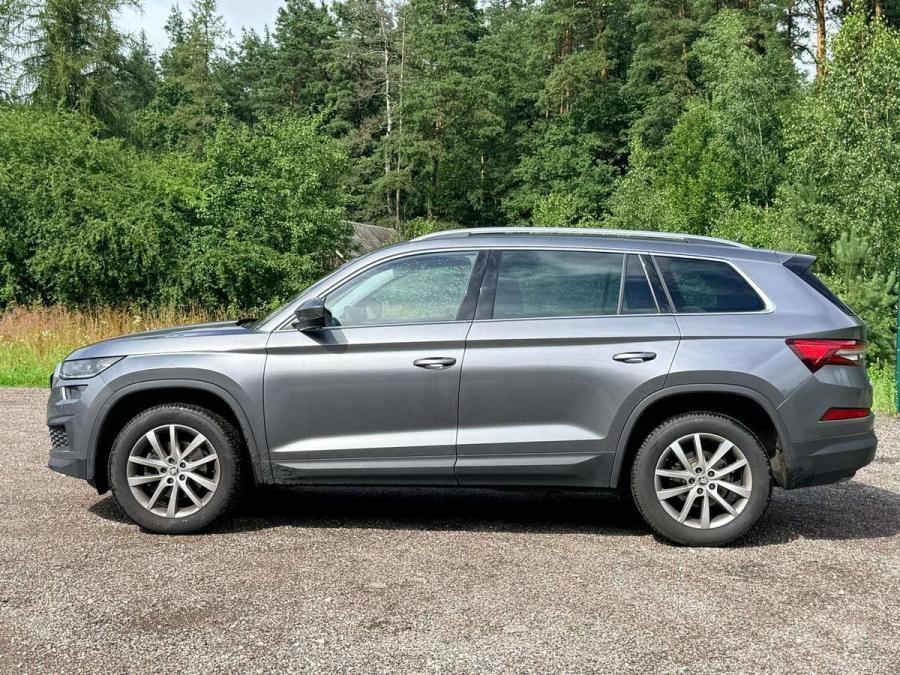 Серый Шкода Kodiaq 2023 в Вильнюс, объемом двигателя 1.97 л и пробегом 141 тыс. км за 21400 €, фото 4 на AUTOMOTO.COM.LV