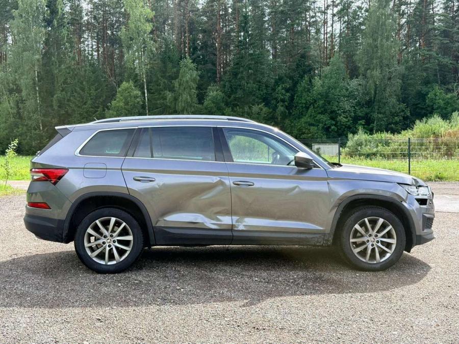 Серый Шкода Kodiaq 2023 в Вильнюс, объемом двигателя 1.97 л и пробегом 141 тыс. км за 21400 €, фото 8 на AUTOMOTO.COM.LV