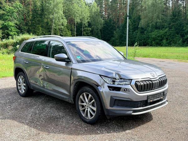 Grey Skoda Kodiaq 2023 in Vilnius, with an engine capacity of 1.97 L and mileage of 141 thousand km for 21400 €, photo 9 on AUTOMOTO.COM.LV