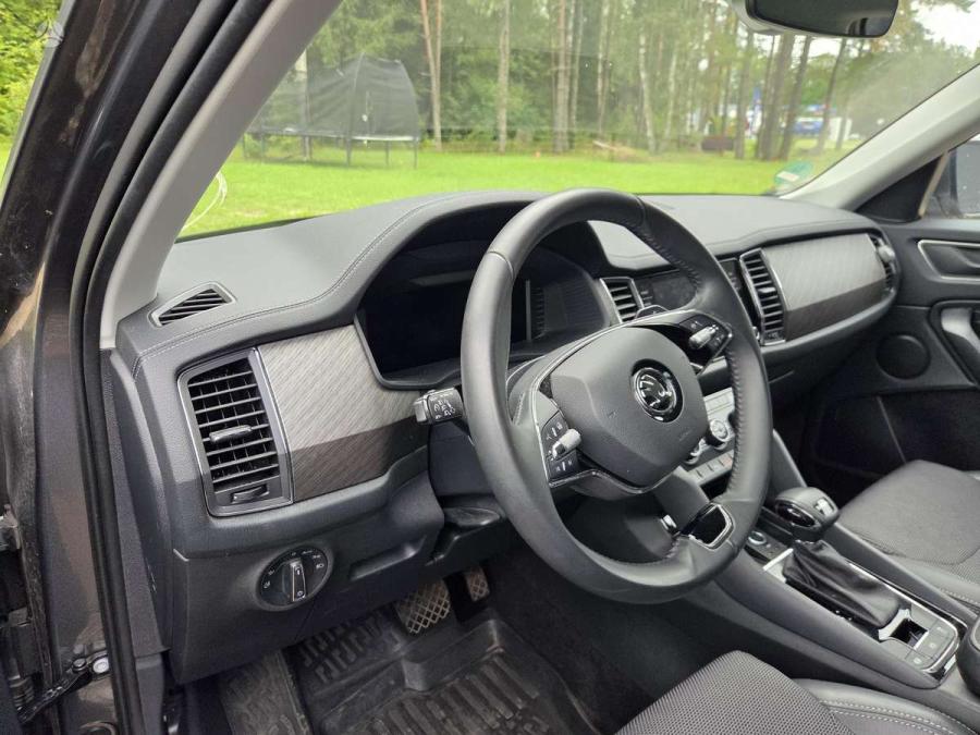 Серый Шкода Kodiaq 2023 в Вильнюс, объемом двигателя 1.97 л и пробегом 141 тыс. км за 21400 €, фото 13 на AUTOMOTO.COM.LV