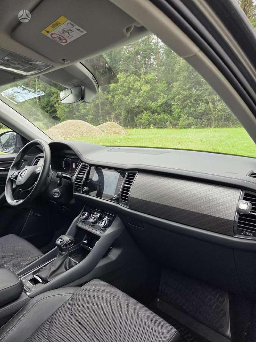 Серый Шкода Kodiaq 2023 в Вильнюс, объемом двигателя 1.97 л и пробегом 141 тыс. км за 21400 €, фото 31 на AUTOMOTO.COM.LV