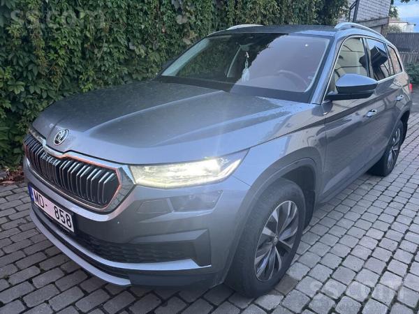 Серый Шкода Kodiaq 2023 в Рига, объемом двигателя 1.50 л и пробегом 62 тыс. км за 27900 €, фото 1 на AUTOMOTO.COM.LV