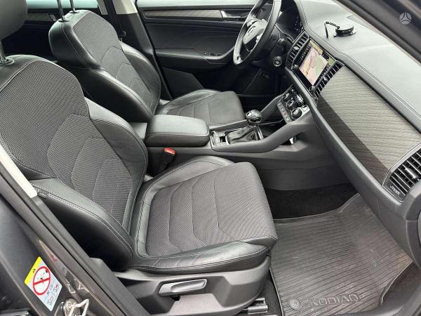 Pelēks Skoda Kodiaq 2023 Viļņa, ar dzinēja tilpumu 2.00 L un nobraukumu 158 tūkst. km par 23500 €, foto 5 vietnē AUTOMOTO.COM.LV