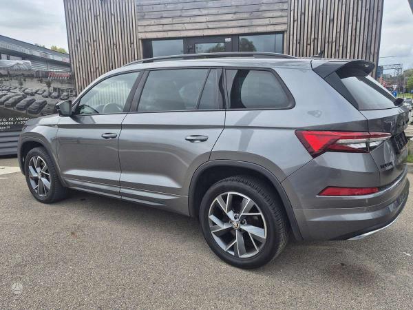 Pelēks Skoda Kodiaq 2023 Viļņa, ar dzinēja tilpumu 1.97 L un nobraukumu 156 tūkst. km par 27500 €, foto 5 vietnē AUTOMOTO.COM.LV