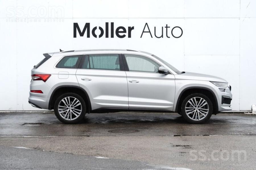 Grey Skoda Kodiaq 2023 in Riga, with an engine capacity of 2.00 L and mileage of 134 thousand km for 30500 €, photo 6 on AUTOMOTO.COM.LV