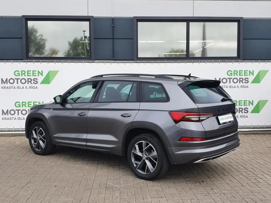 Grey Skoda Kodiaq 2023 in Tukums, with an engine capacity of 2.00 L and mileage of 58 thousand km for 32900 €, photo 3 on AUTOMOTO.COM.LV