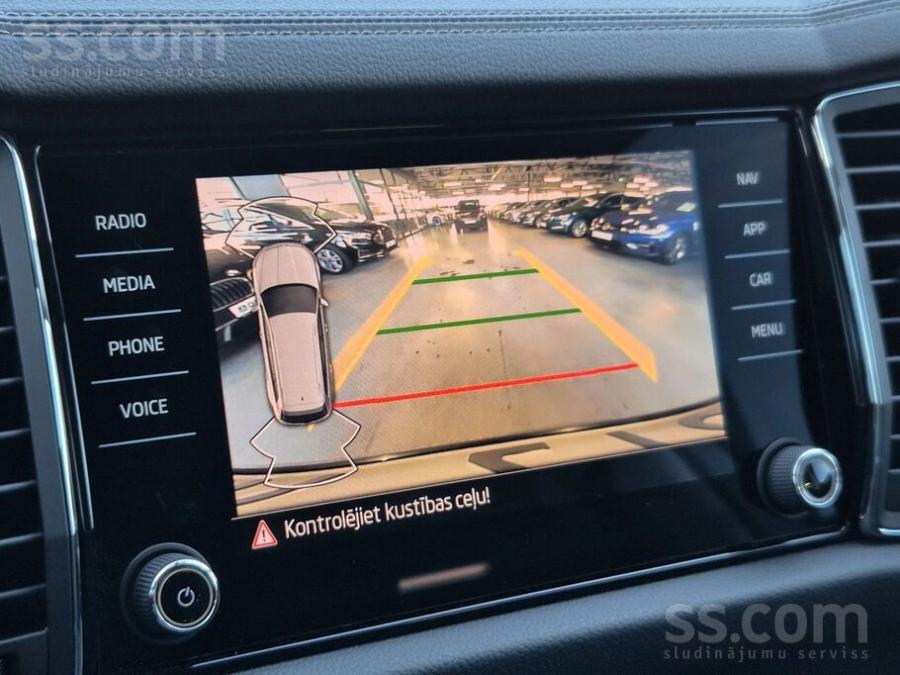 Pelēks Skoda Kodiaq 2023 Rīga, ar dzinēja tilpumu 1.50 L un nobraukumu 77 tūkst. km par 25990 €, foto 23 vietnē AUTOMOTO.COM.LV