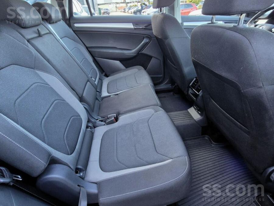Pelēks Skoda Kodiaq 2023 Rīga, ar dzinēja tilpumu 1.50 L un nobraukumu 77 tūkst. km par 25990 €, foto 25 vietnē AUTOMOTO.COM.LV