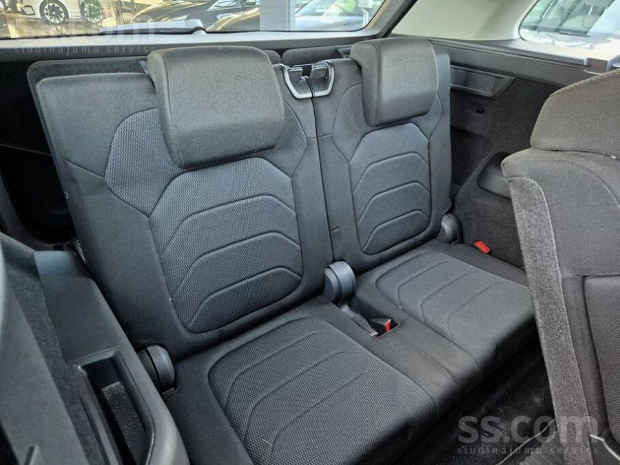 Pelēks Skoda Kodiaq 2023 Rīga, ar dzinēja tilpumu 1.50 L un nobraukumu 77 tūkst. km par 25990 €, foto 26 vietnē AUTOMOTO.COM.LV