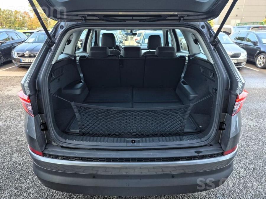 Pelēks Skoda Kodiaq 2023 Rīga, ar dzinēja tilpumu 1.50 L un nobraukumu 77 tūkst. km par 25990 €, foto 27 vietnē AUTOMOTO.COM.LV