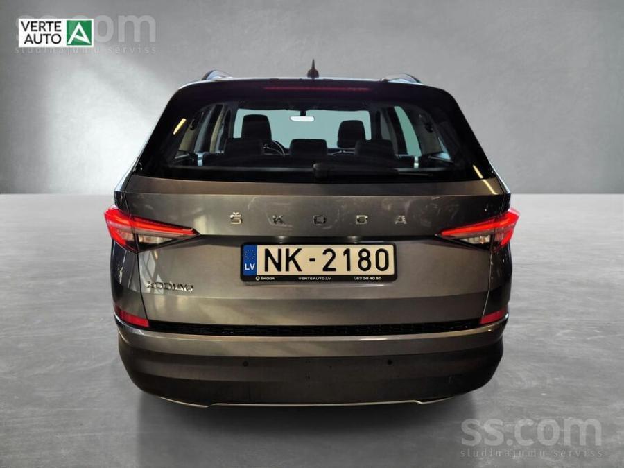 Серый Шкода Kodiaq 2023 в Рига, объемом двигателя 1.50 л и пробегом 77 тыс. км за 25990 €, фото 6 на AUTOMOTO.COM.LV