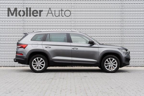 Grey Skoda Kodiaq 2023 in Marupe, with an engine capacity of 2.00 L and mileage of 130 thousand km for 30150 €, photo 6 on AUTOMOTO.COM.LV