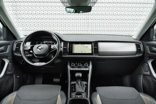Grey Skoda Kodiaq 2023 in Marupe, with an engine capacity of 2.00 L and mileage of 130 thousand km for 30150 €, photo 7 on AUTOMOTO.COM.LV